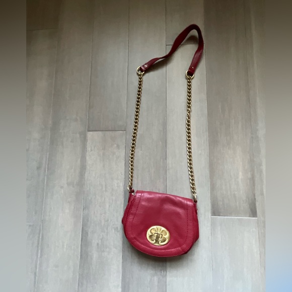 Emma Fox | Bags | Emma Fox Red Crossbody Bag With Gold Chain | Poshmark